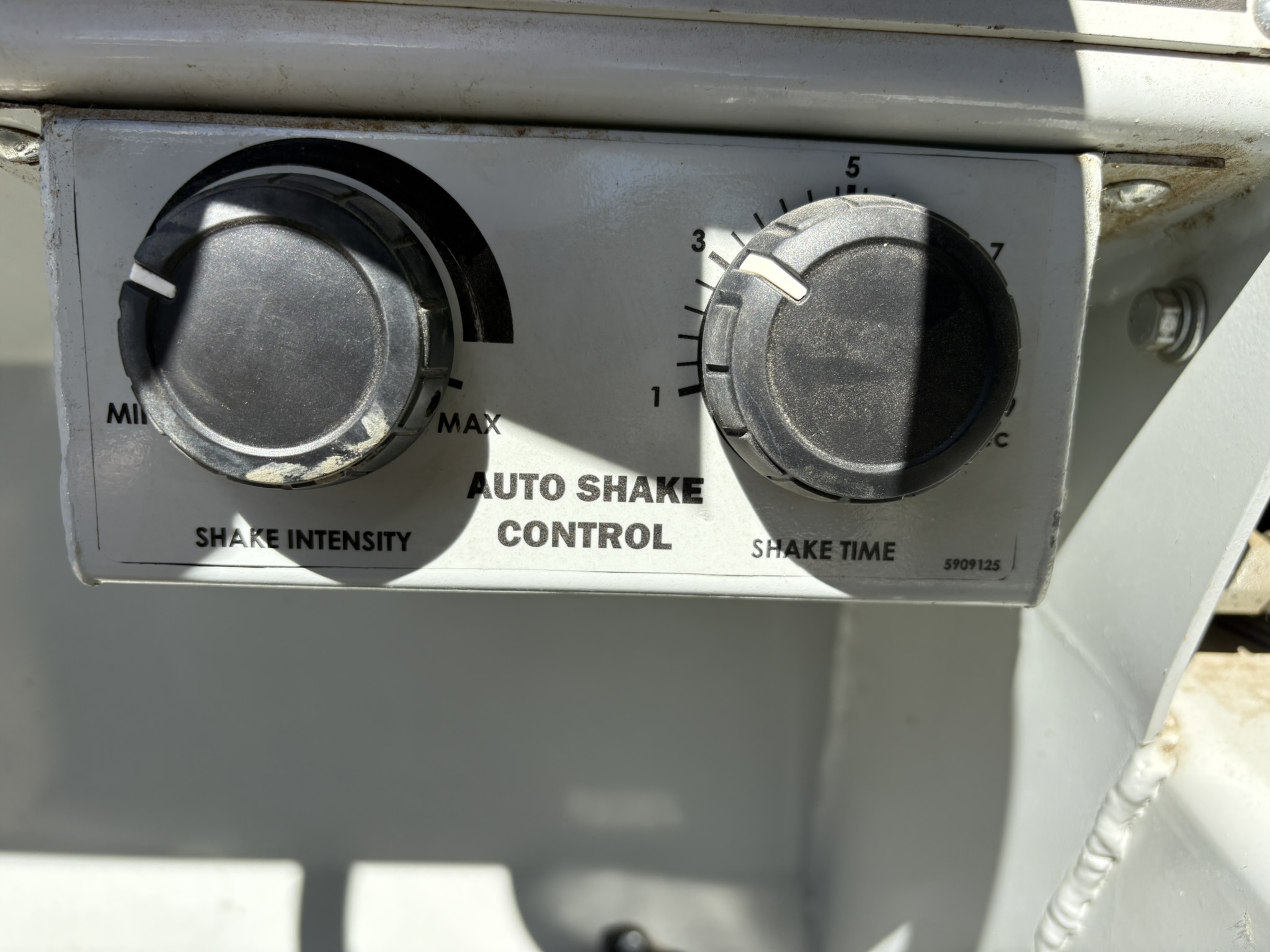 Auto-Shake vs. Manual Shake: The Pros and the Cons - Oxbo International